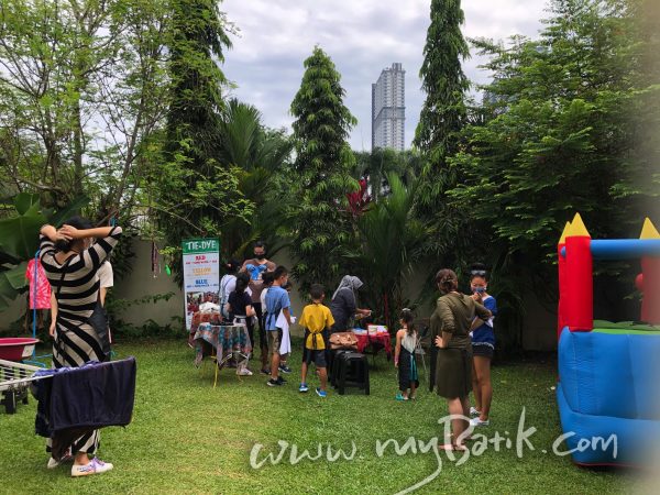 ISKL Grade 2 classmates Tie Dye t shirt outing – myBatik K.L.