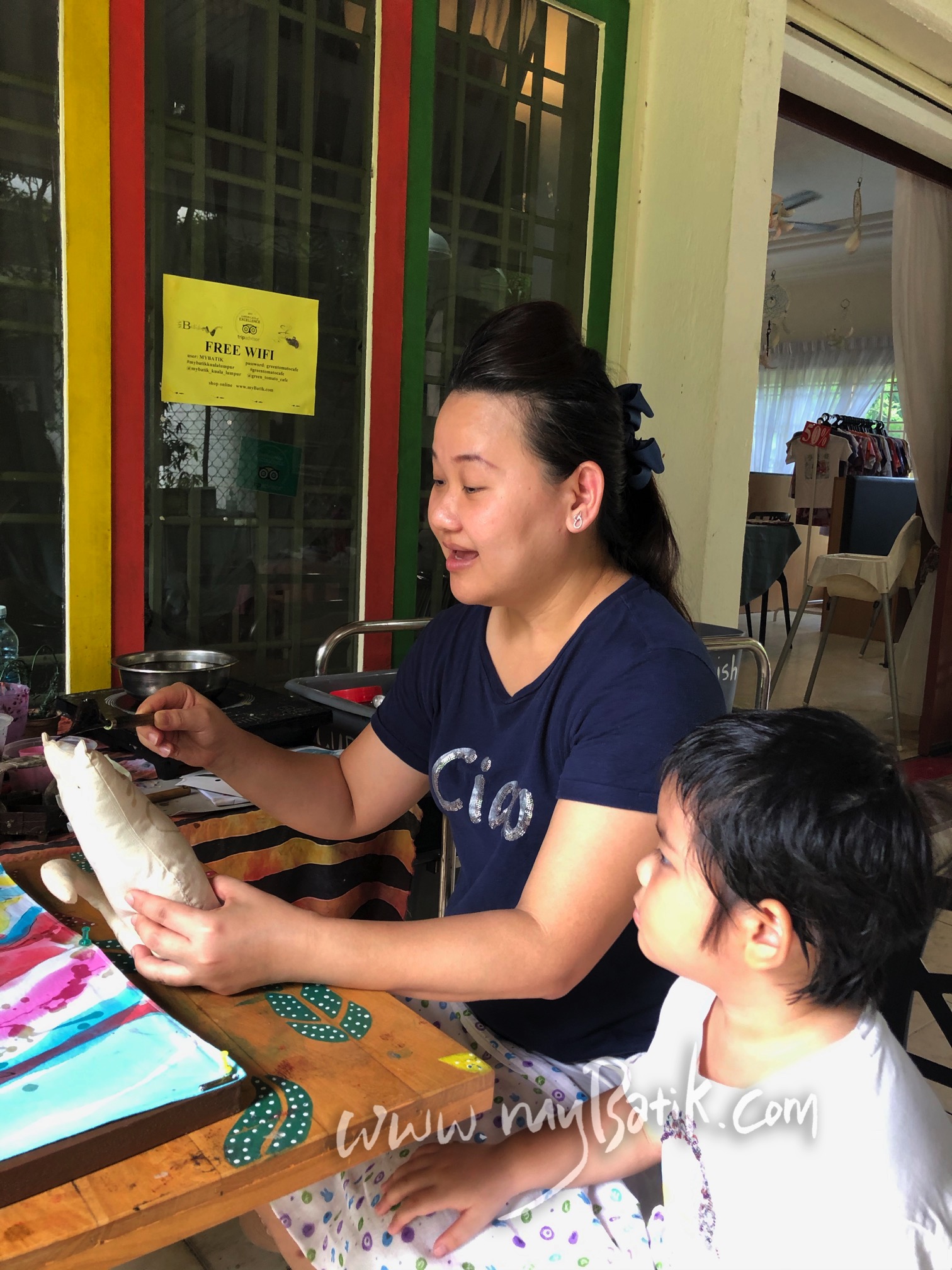 KM ‘s Family New Year Batik Cat Painting Celebration ~ Best Family ...