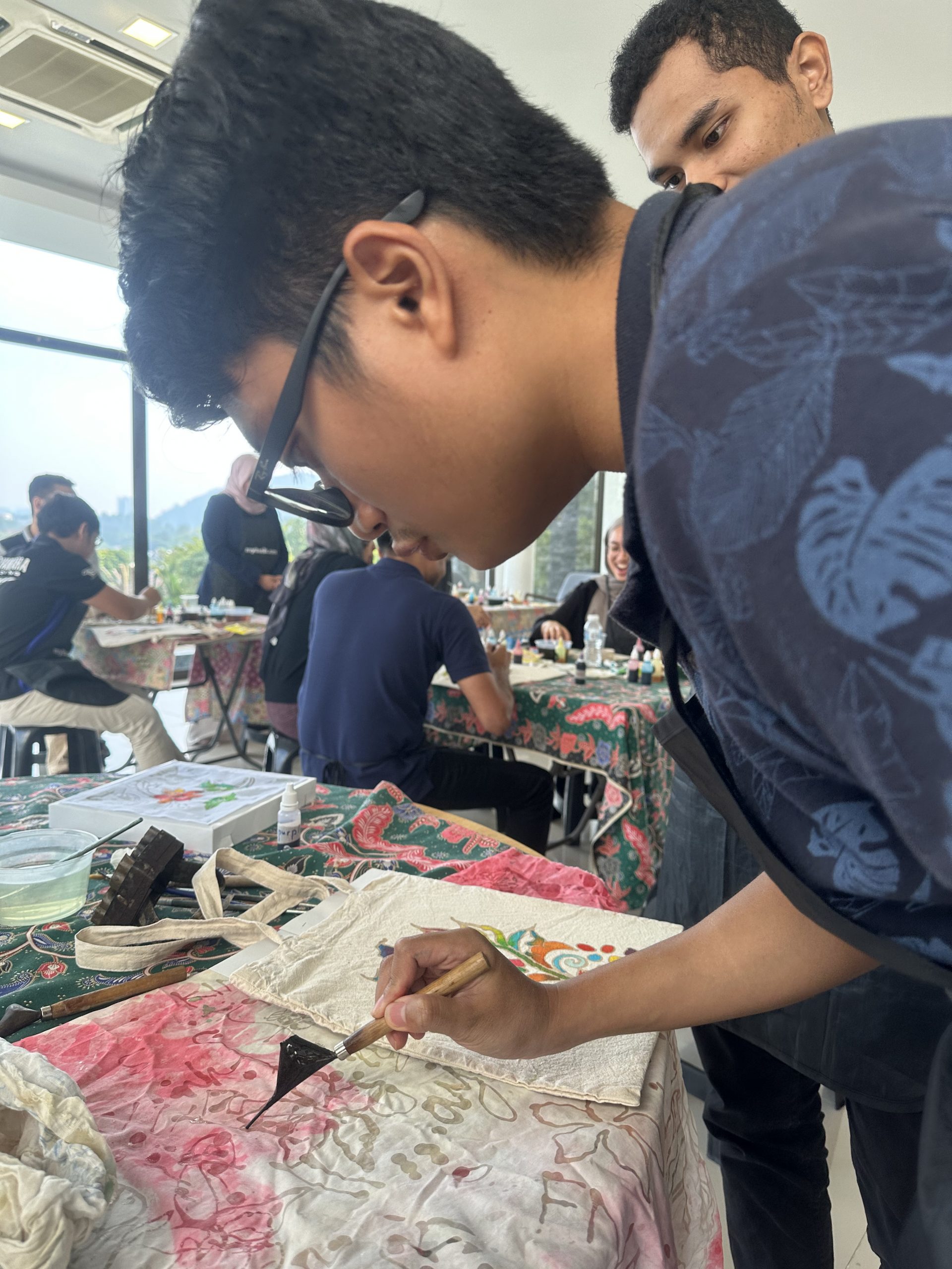 IPS Malaysia Corporate Team Building with Batik Bag Painting Workshop – myBatik K.L.