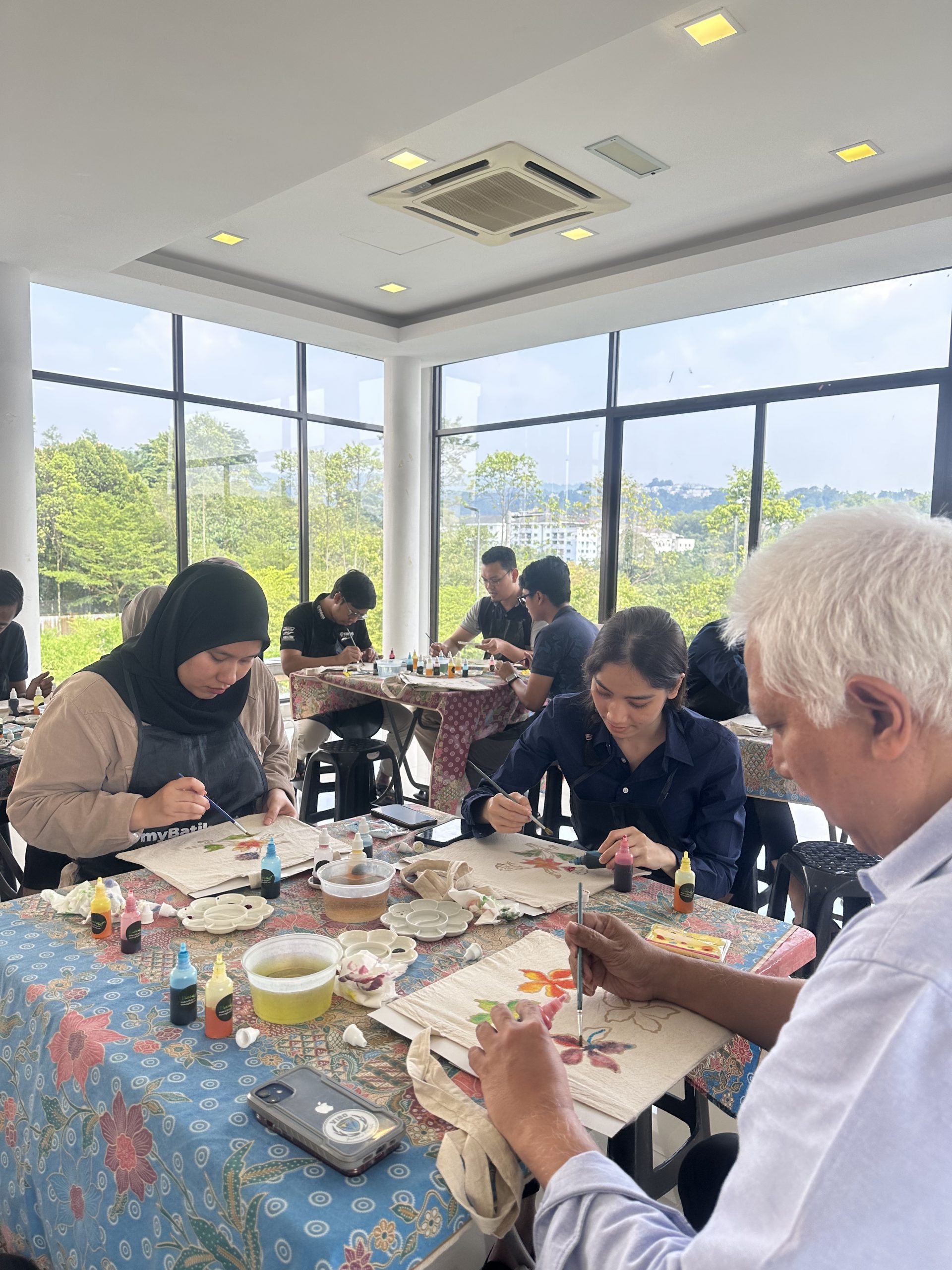 IPS Malaysia Corporate Team Building with Batik Bag Painting Workshop – myBatik K.L.